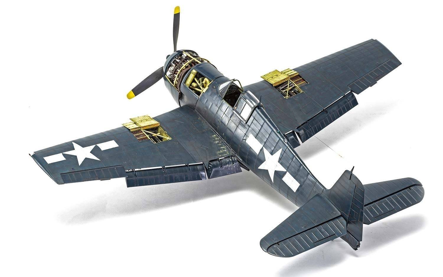 AIRFIX 19004 - 1:24 Grumman F6F-5 Hellcat - Exito Model Store