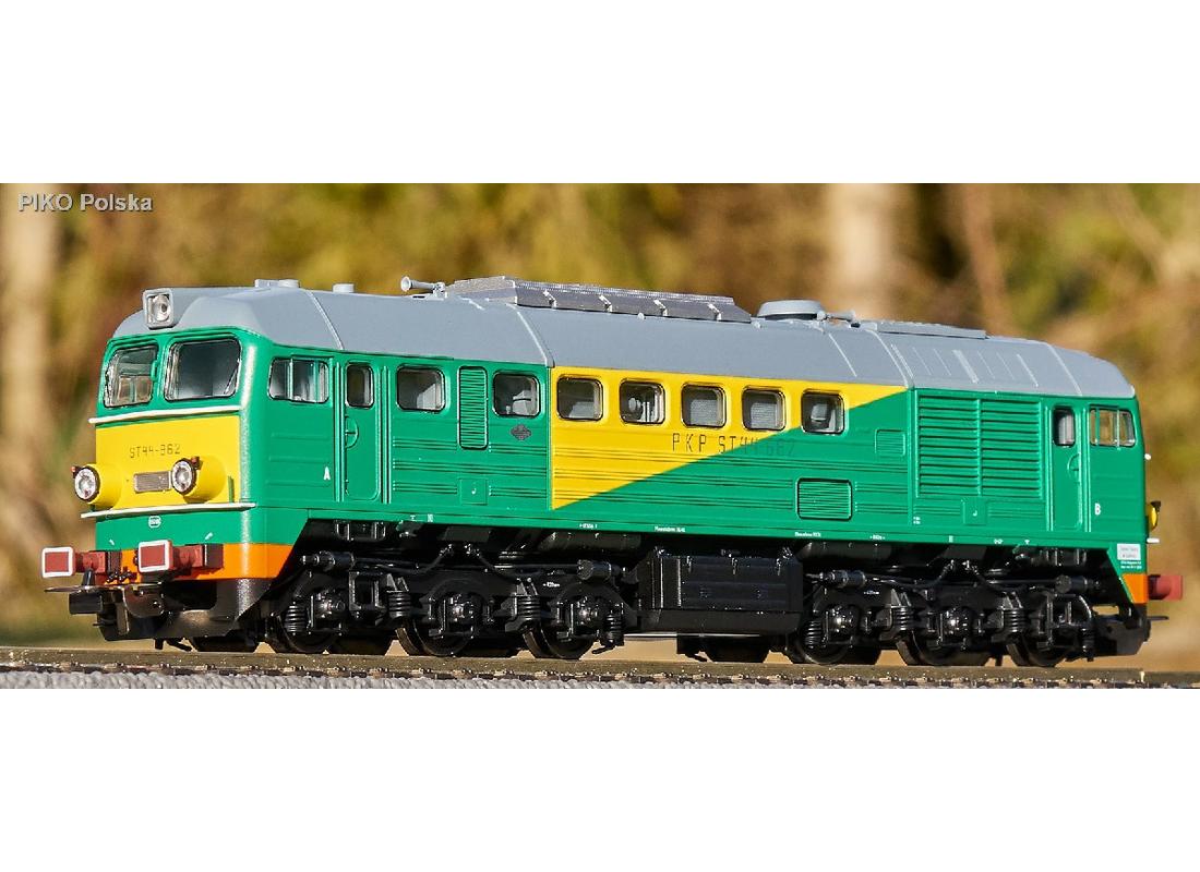PIKO 52813 H0 - Diesel locomotive ST44 PKP Cargo - Exito Model Store